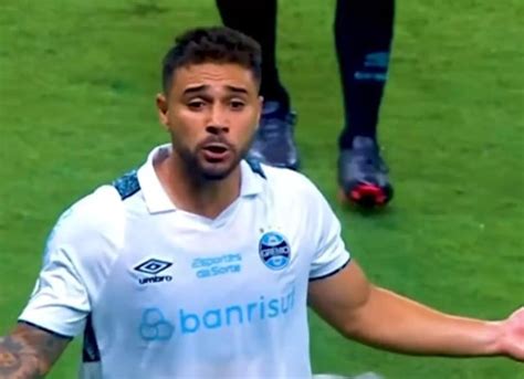 Aí é F Leitura Labial Mostra Diálogo De João Pedro E Renato Em Cruzeiro 1x1 Grêmio