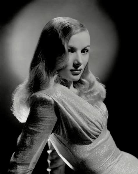 7 Iconic Pinup Girls Who Revolutionized 20th Century America