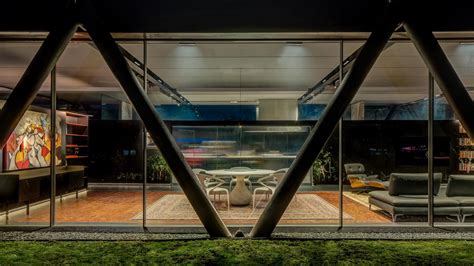 Lbranda Creates Dramatic Cantilever For Ch73 House In Mexico City