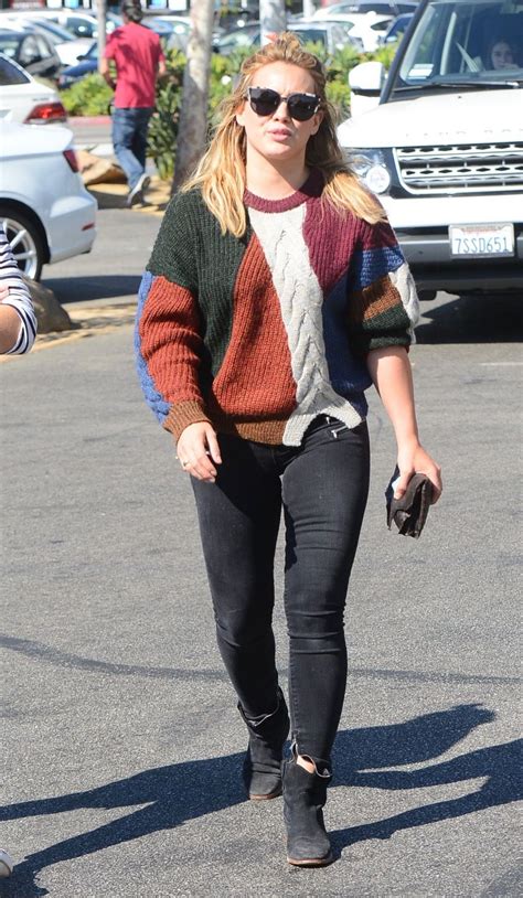 Hilary Duff Casual Style Farmers Market In Los Angeles 10 11 2016