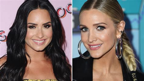 Ashlee Simpson Performs La La With Demi Lovato