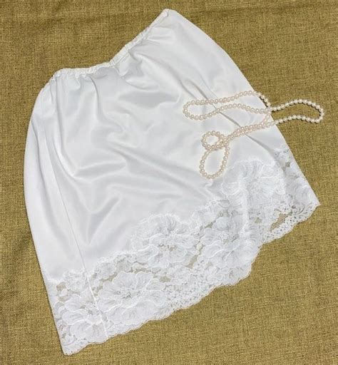 Pattys Van Raalte Mini Slip Silkenlace