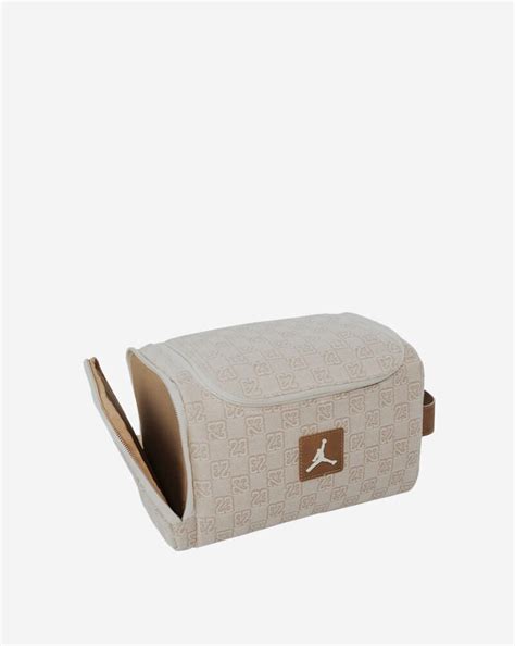 Shop Jordan Jordan Monogram Dopp Kit Ma0898 W3z White Snipes Usa