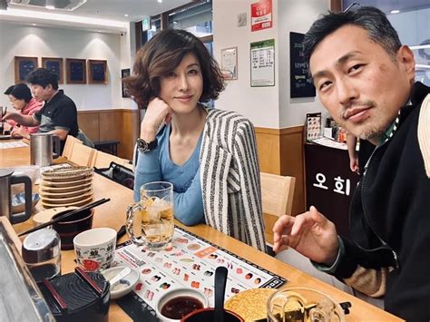 뽕커벨 박민경 3번째 뽕커벨의그렇고그런이야기 사랑은 감정으로 시작하지만 지성으로 유지하고 키워나간다 성장이 없는 사랑은 썩어가는 음식물 쓰레기와 같다 남편은