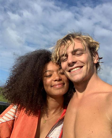 Ross Lynch Da Indicios De Crear Of Con Nueva Foto Homosensual