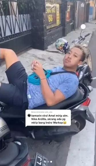 Heboh Pria Mirip Indro Warkop Muda Jajan Di Warung Bawa Uang Segepok