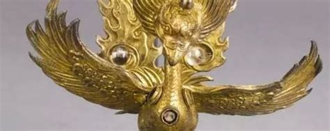 宋大理国银鎏金镶珠金翅鸟 新浪新闻