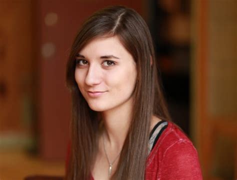 Picture Of Anna Brisbin