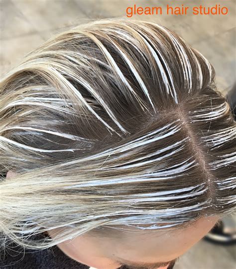 Highlight Your Hair Like A Professional Stylist At Home How To