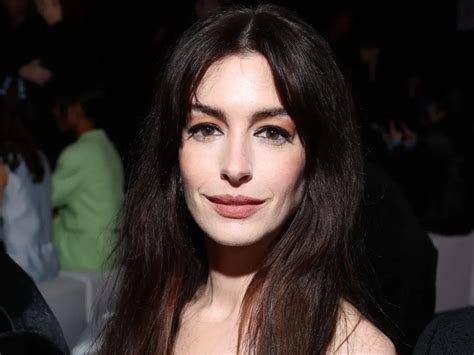 Anne Hathaways Height Weight Body Measurements And Bra Size