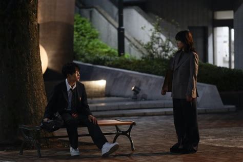 （写真）『最高の教師』第2話 離婚を切り出された 九条”松岡茉優 目出し帽の男たちに襲われる ドラマ ニュース ｜クランクイン！