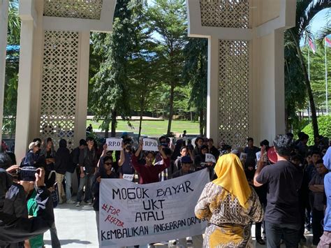 Aksi Mahasiswa Uinam Menuntut Kejelasan Dana Kemahasiswaan Dan Tansparansi