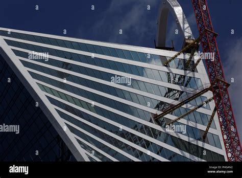 Curved Building With Construction Support Stock Photo Alamy