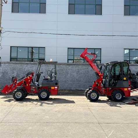 China Small Articulated Loader 07t 700kg Compact Mini Wheel Loader