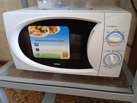 Микроволновая печь BBK 20MWS-710M/W | отзывы