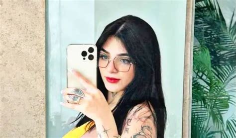 Karely Ruiz Supera A Aleida N Ez En Modo Gatita Frente Al Espejo