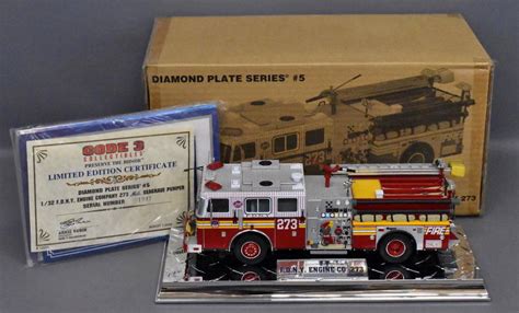 Code 3 Fdny Engine Co 273 Mets Seagrave Pumper 1 32 Die