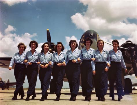 Eight Wasp Trainees At Foster Field In Victoria Texas Women Of World