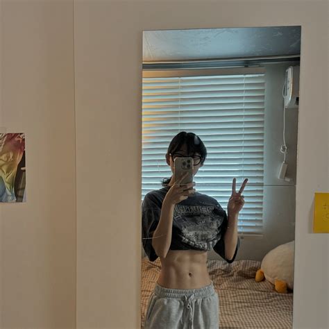 김수아 예전 바프 B컷 올해도 바프 함 찍어야하는데 무슨 컨셉이 좋을지 추천 좀 해주세요 일단 2월 전까진 살크업 좀 하고 있을게오~ 바프 바디프로필