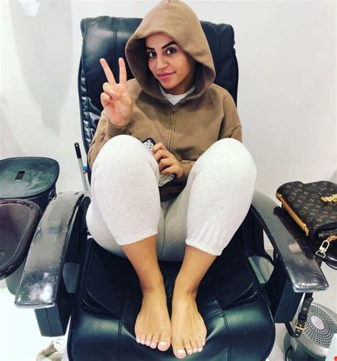 Selma Omari Feet