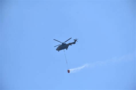 İzmirde Yangın Büyüyor Evler Tahliye Edildi