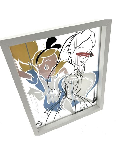 Opake Lwi Alice In Wonderland Glass Art