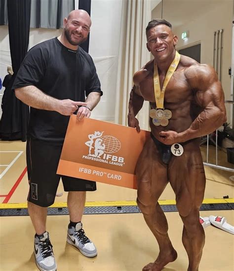 Ifbb Pro Bodybuilder And Coach Reece Mcdonald A Straight Men Obsession