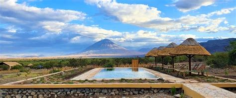 Authentic Lodge In The Middle Of The Nature Review Of Africa Safari