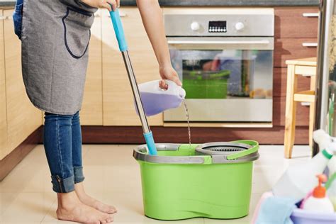 Alert The Scrub Daddy Sponge Can Fit In The Ocedar Mop And It Is A Super Powerful Floor