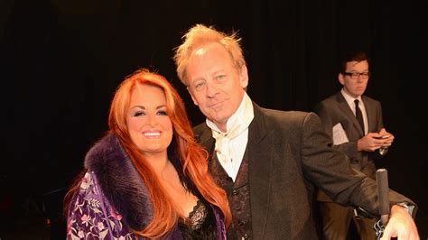 Wynonnas Husband Makes Triumphant Post Accident Return