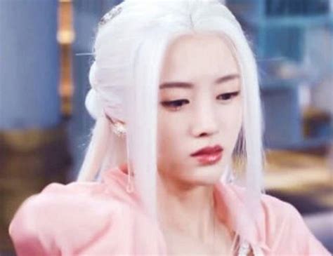 白发的演员白发演员表白发变黑发的土方第9页大山谷图库