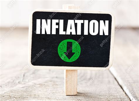 Inflation Green Down Arrow Decrease In Inflation Concept For Business 이미지 1490331127 게티이미지뱅크