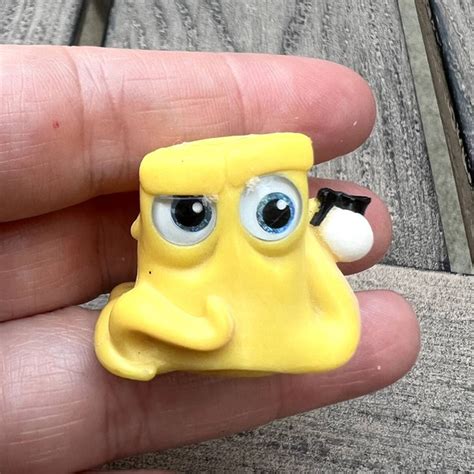 Disney Toys Disney Doorables Series 7 Hank Yellow Finding Dory