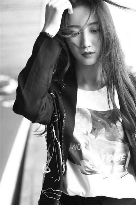 《白夜追兇》辛怡扮演者張美琪 黑白時尚凸顯唯美畫面 每日頭條