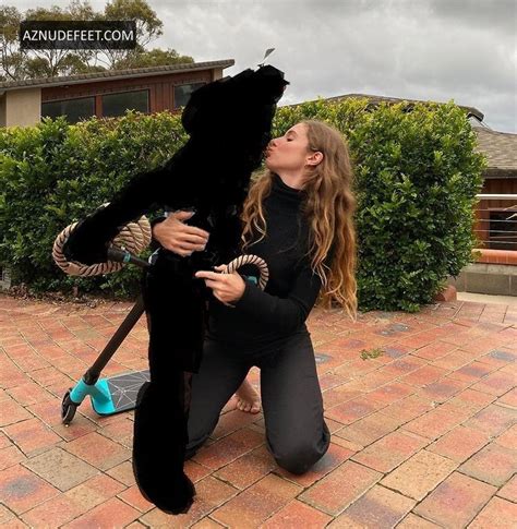 Ellen Burbidge Feet Aznudefeet