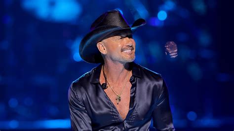 Tim Mcgraw Sticking With Shaved Head After Debuting New Look In July Fox News