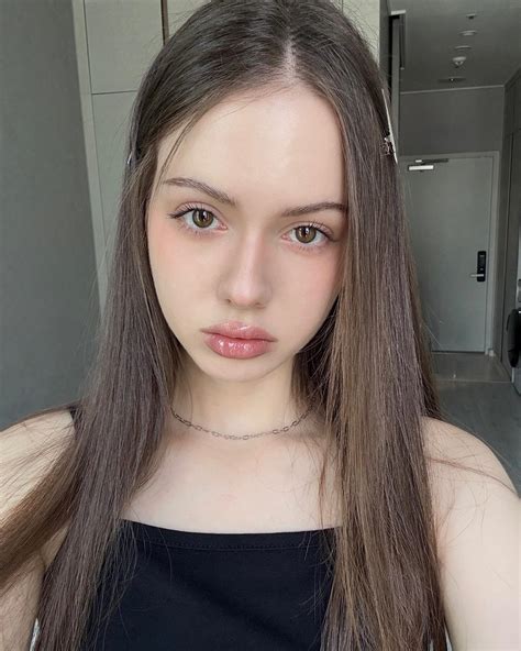 외국인모델 나비 의류 촬영~🎄 외국인모델 외국모델 뷰티모델 화장품모델 룩북모델 외국인 외국여자 외국여자모델 프리랜서