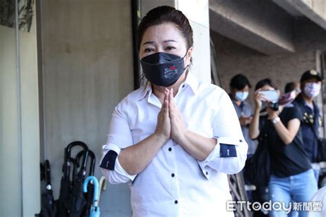 白冰冰送別余苑綺 憂心余天長年舊疾：他一輩子命苦！ Ettoday星光雲 Ettoday新聞雲