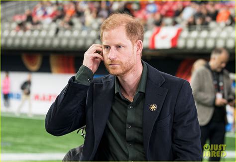 Prince Harry Makes Surprise Appearance At Grey Cup Jonas Brothers Perform Halftime Show Photo