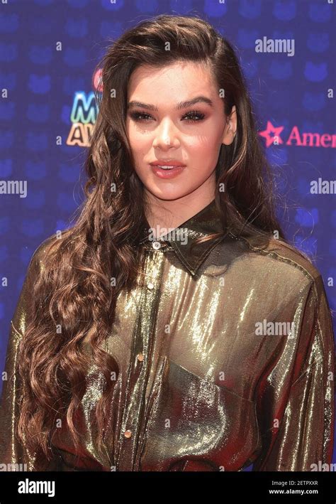 Los Angeles Ca April 29 Hailee Steinfeld At The 2017 Radio Disney