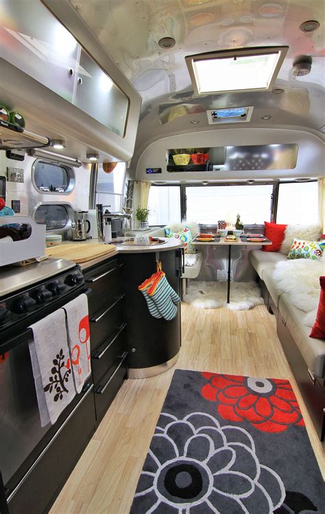Airstream Inside Papirio