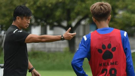 《ザスパvoice》大槻毅監督「バタバタしない、ジタバタしない、言い訳をしない」 上毛新聞電子版｜群馬県のニュース・スポーツ情報