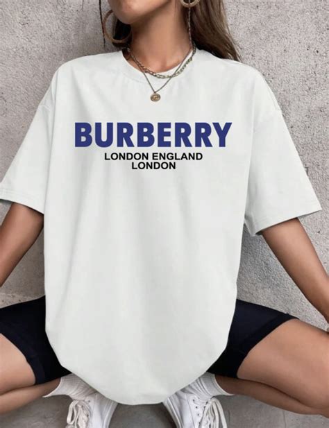 Jacqueline Luesby Emma Watsons Mother Emma Watson Of Burberry Fake
