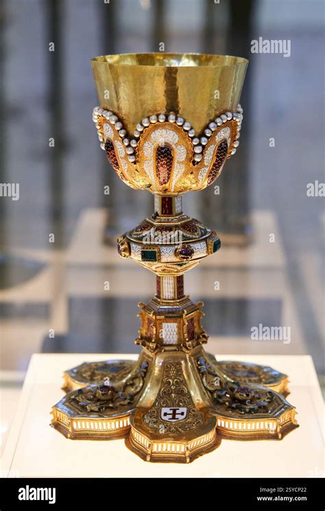Calise 1487 Gold Enamels Pearls And Precious Stones Coats Of Arms