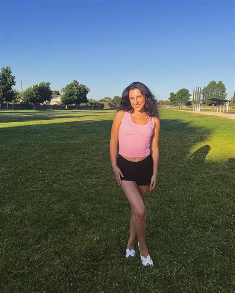𝐒𝐚𝐫𝐚 𝐆𝐨𝐧𝐳𝐚𝐥𝐞𝐳 Saraxgonzzz • Instagram Photos And Videos