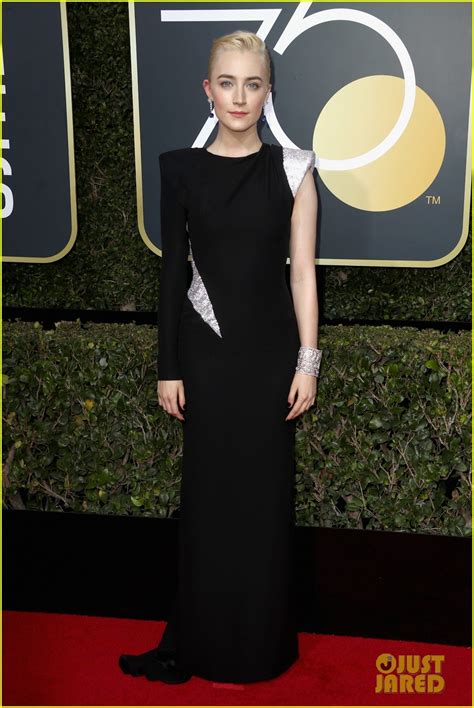 Saoirse Ronan And Lady Bird Director Greta Gerwig Pose Together At
