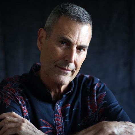 אורי גלר היה רוצה לעשות כישוף רגע לפני הליכים Tmi