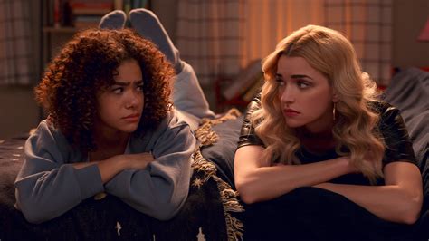 Ginny And Georgia” Not Your Perfect Mother Daughter Relationship