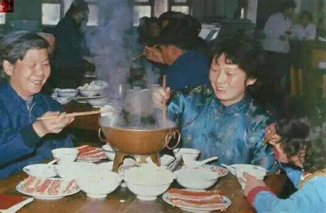 80年代的国营饭店，30块钱喝茅台，太便宜了饭店茅台年代新浪新闻