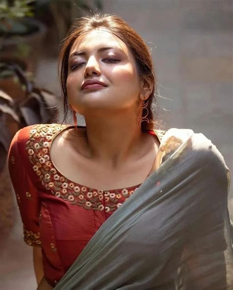 نسرین آنٹی On Twitter وہ جو اٹھاتے ہیں ہر وقت ناز و نخرے تحفے میں ان کو ٹانگیں اٹھانے دیجئے